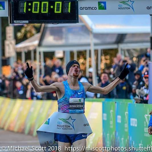 Джейк Робертсон победил на полумарафоне Хьюстон-2018, Лагат бьет ...